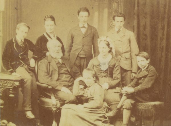 Mythologies du whisky : l'irrésistible ascension de John Dewar | Les Hardis