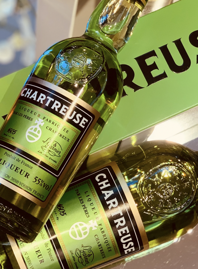 La Chartreuse : la liqueur et l’alcool de toutes les couleurs pour vos ...